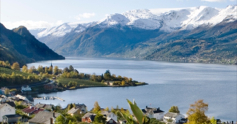 Hardangerfjord - the Queen of the fjords - visitBergen.com