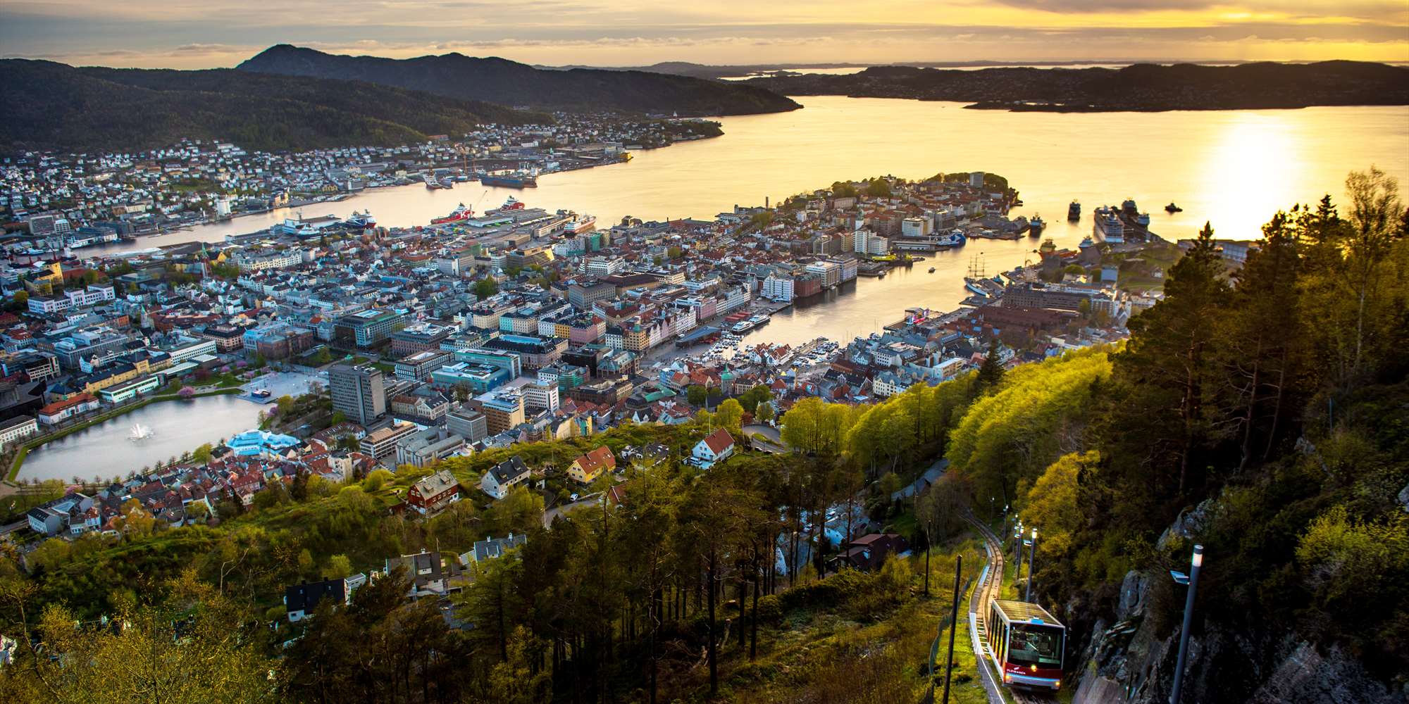 Fløibanen funicular - visitBergen.com