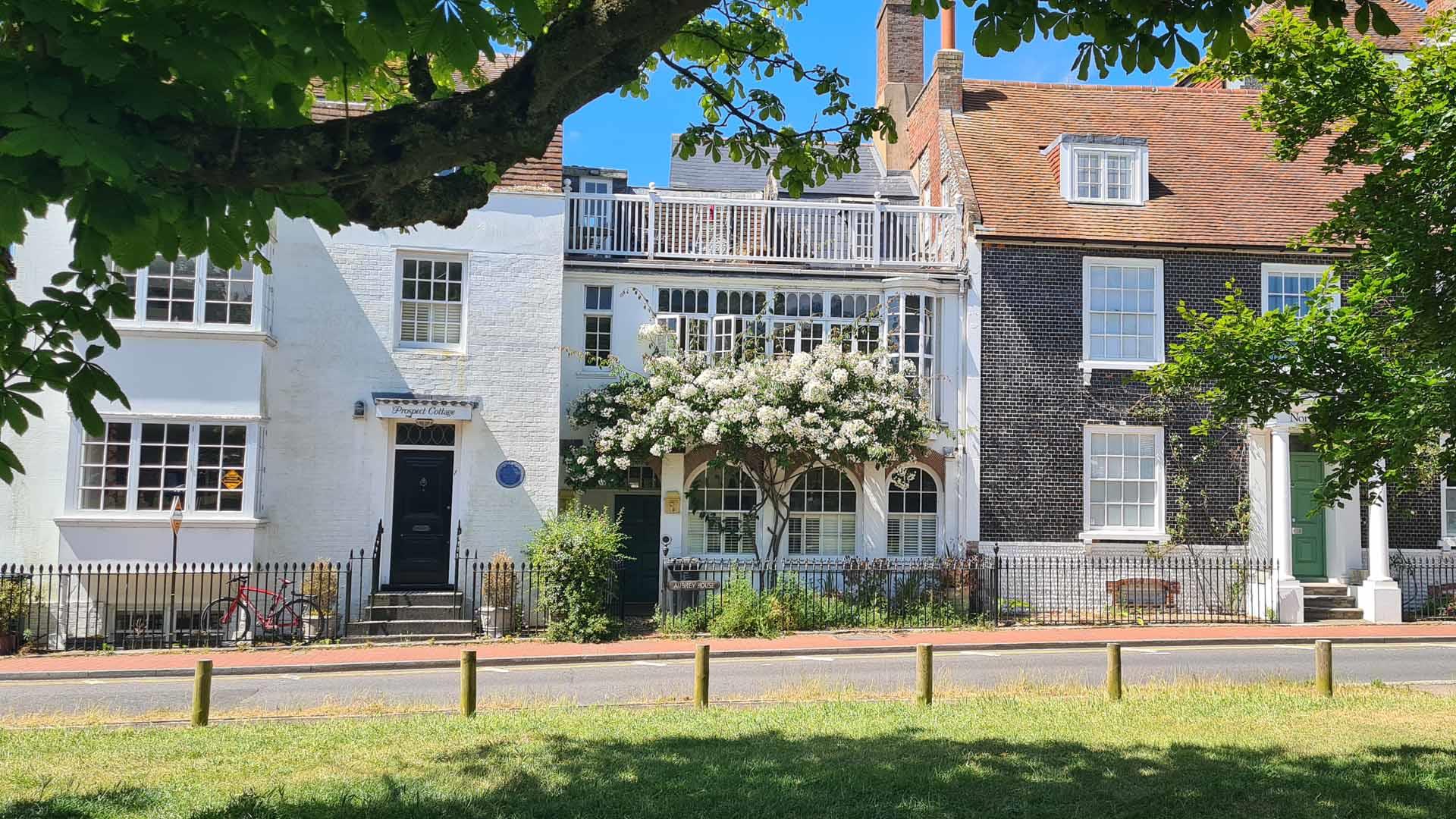 Village Vibes - Visit Brighton