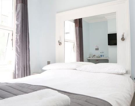 Brighton Accommodation | Places to Stay in Brighton