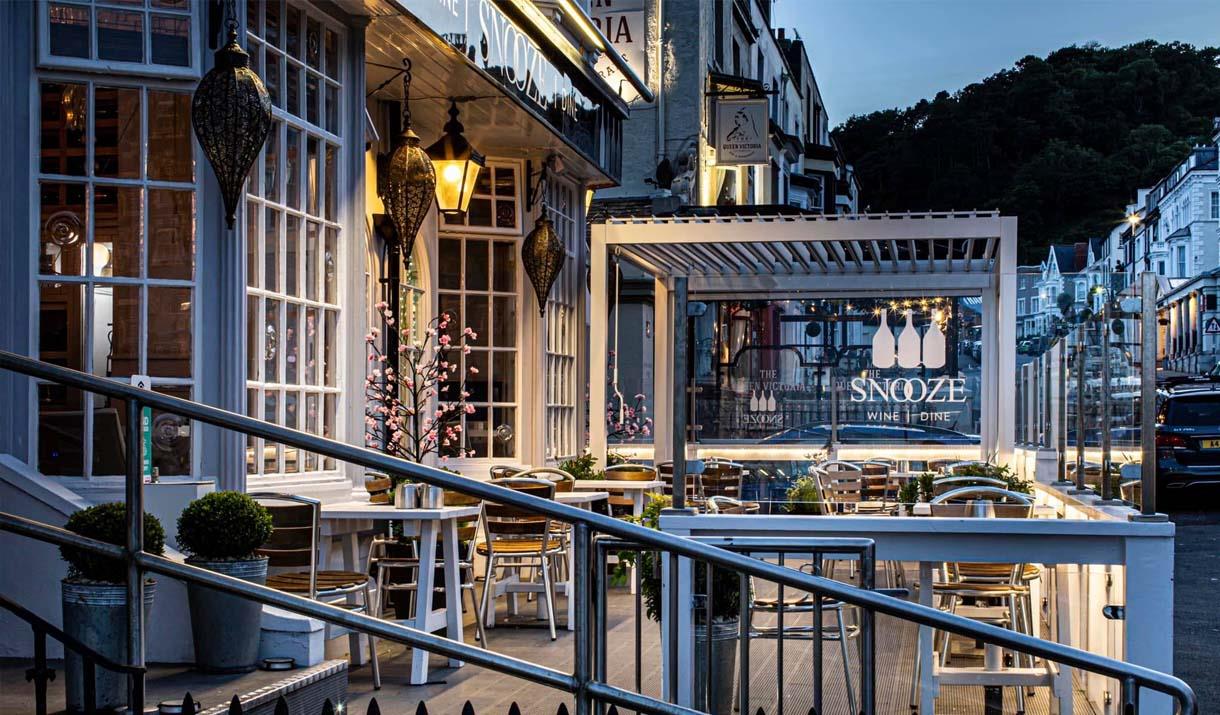 Snooze Wine Bar - Llandudno - Visit Conwy
