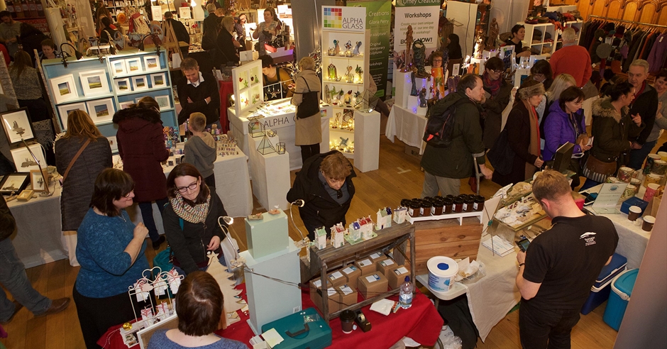 Council’s Christmas programme begins in earnest with Guildhall Craft ...