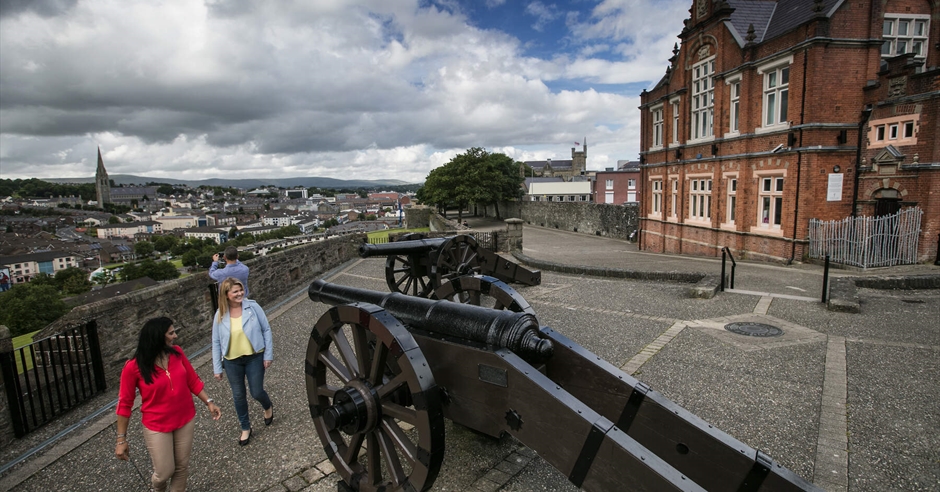 17th Century City Walls - Historic Sites, Houses, Castles & Buildings ...