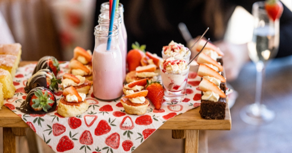 Strawberry Fields Lifton Restaurant - Lifton - Visit Devon