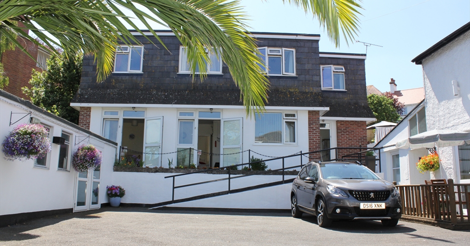 Big Tree Holiday Flats Paignton - Self-Catering in PAIGNTON, Paignton ...