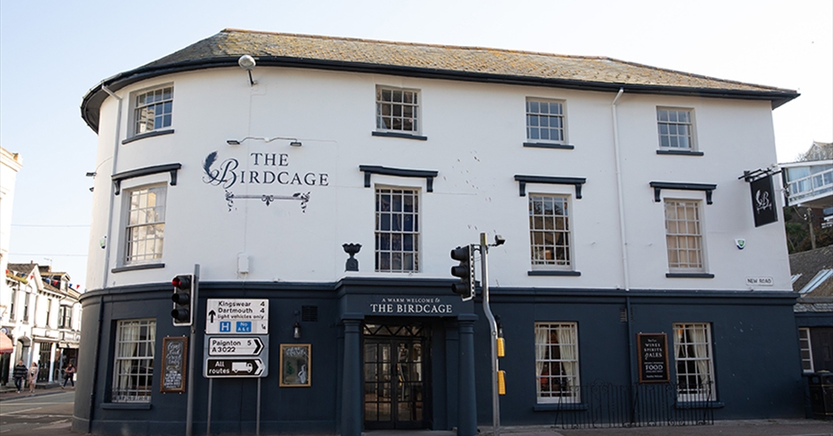 The Birdcage - Bar in Brixham, Brixham - English Riviera