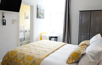 English Riviera Hotels - Torquay, Paignton and Brixham Hotel Accommodation