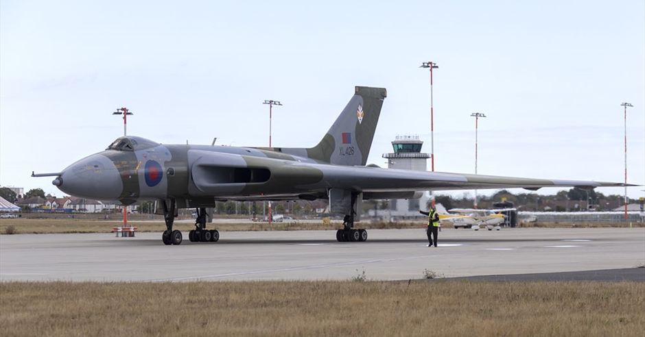Vulcan XL426 Summer Taxi-Run 2023 - Military Event in Southend-on-Sea ...
