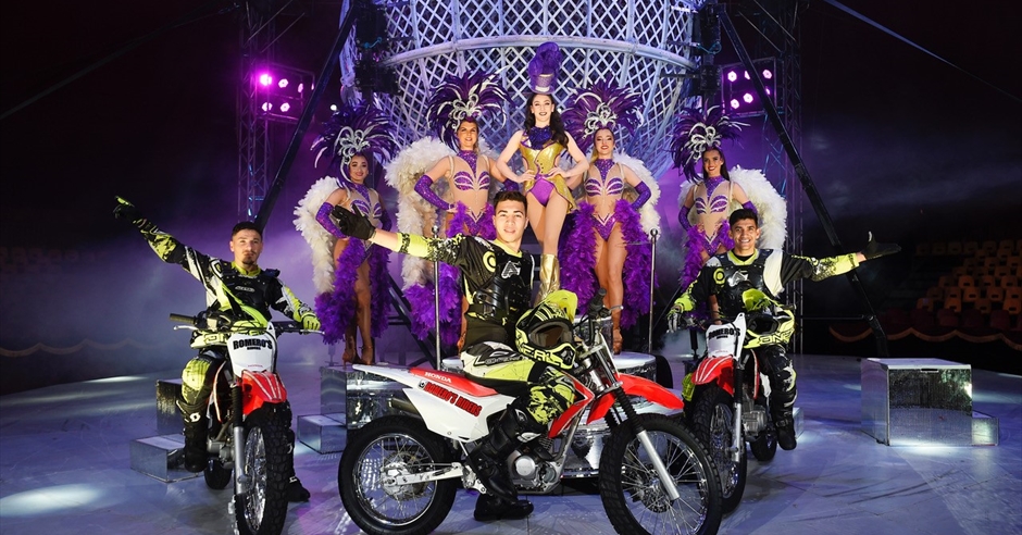The bright lights of Vegas are coming to Lakeside - Circus in Grays ...