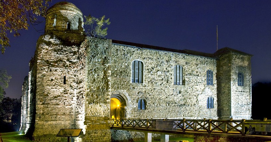 Dark Castle Tour - Ghost Walk in Colchester, Colchester - Visit Essex