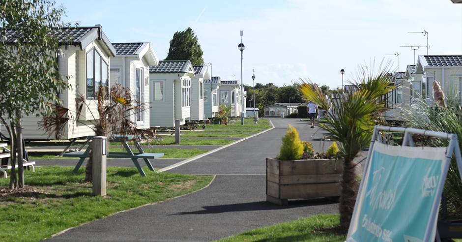 Mersea Island Holiday Park - Holiday Park in East Mersea, Colchester ...