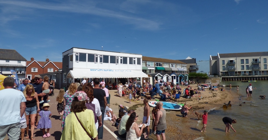 Brightlingsea Regatta, Carnival and Fun Fair - Carnival in Colchester ...