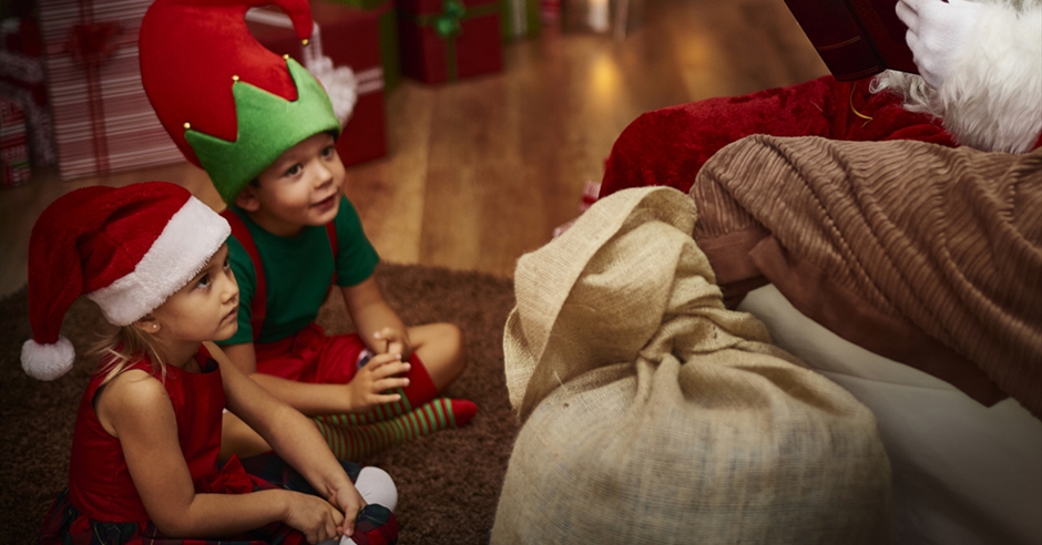 Christmas Storytelling in Hollytrees Museum - Story-telling in ...