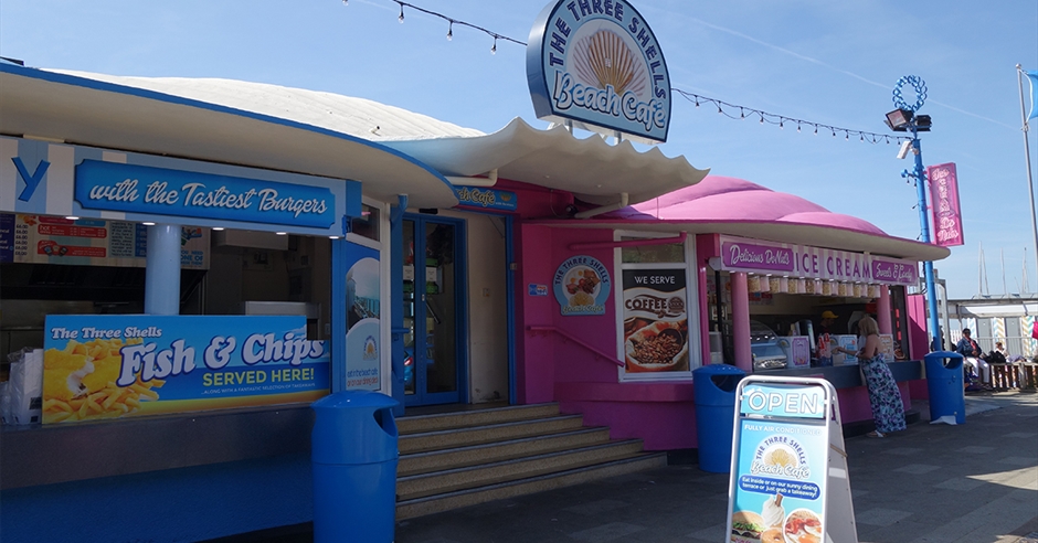 The Three Shells Beach Café - Cafe in Western Esplanade, Southend-on ...