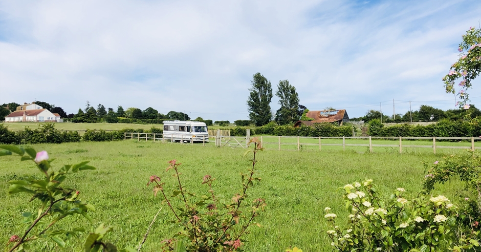 Lee Wick Farm Touring & Camping - Touring & Camping Park in Clacton on ...