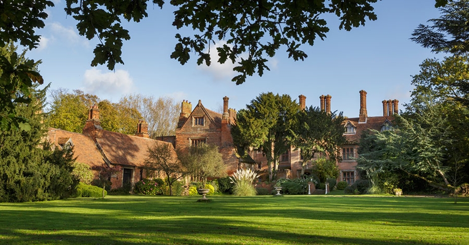 Creeksea Place Manor House Christmas Market - Christmas Markets in ...