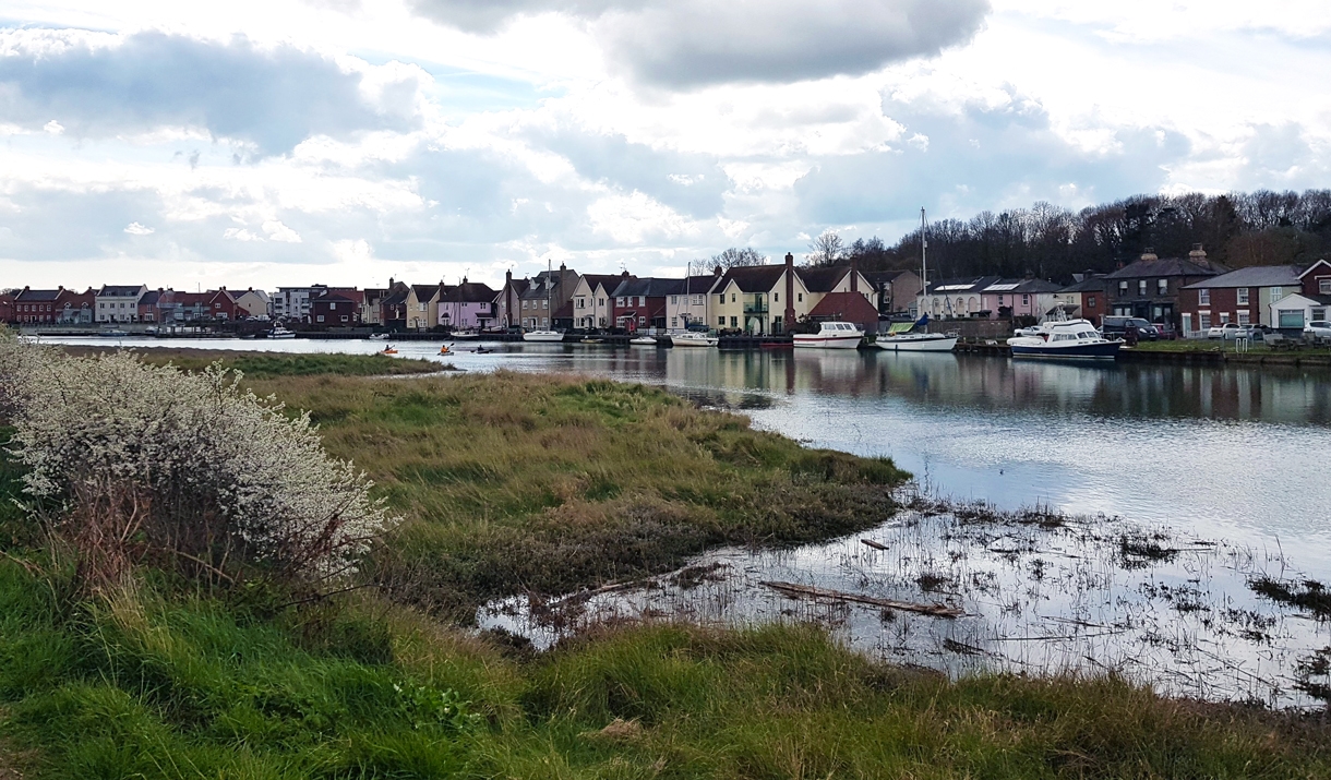 Wivenhoe Trail from Wivenhoe Station to Colchester - Walking Route in ...