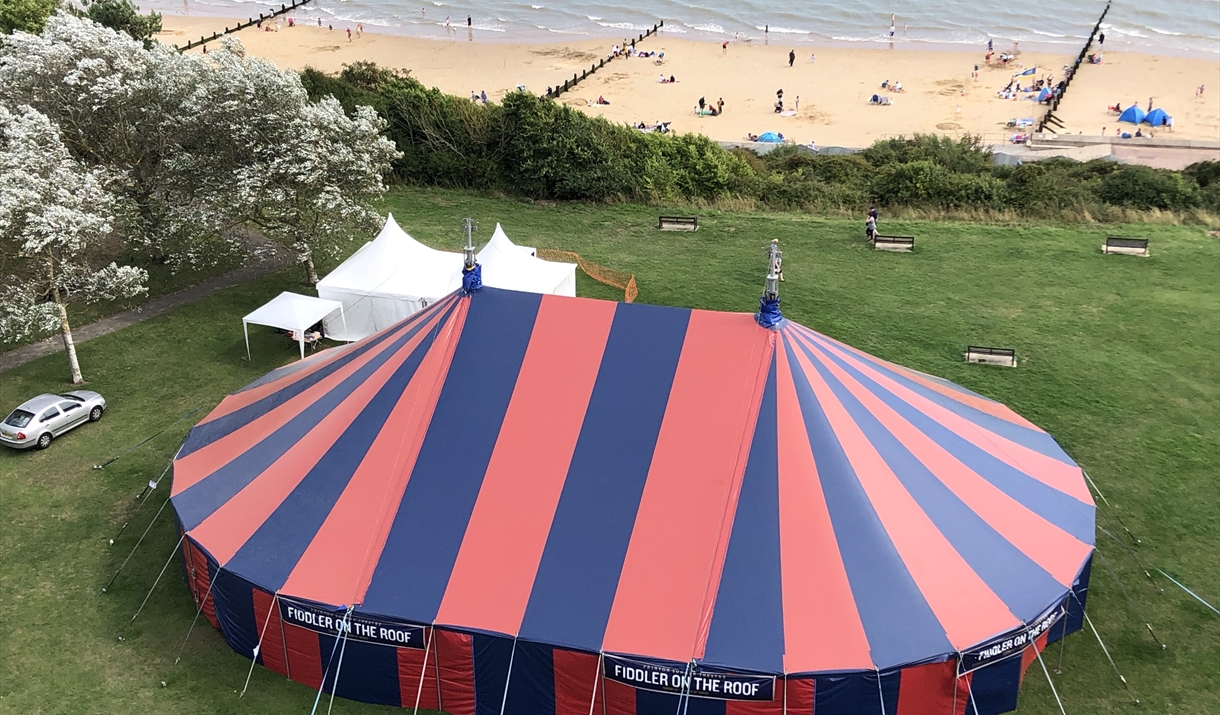 Frinton Summer Theatre - Theatre in Frinton on sea, Frinton-on-Sea ...