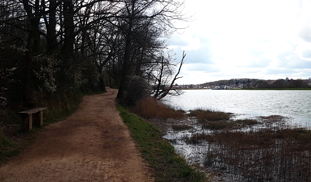 Wivenhoe Trail from Wivenhoe Station to Colchester - Walking Route in ...