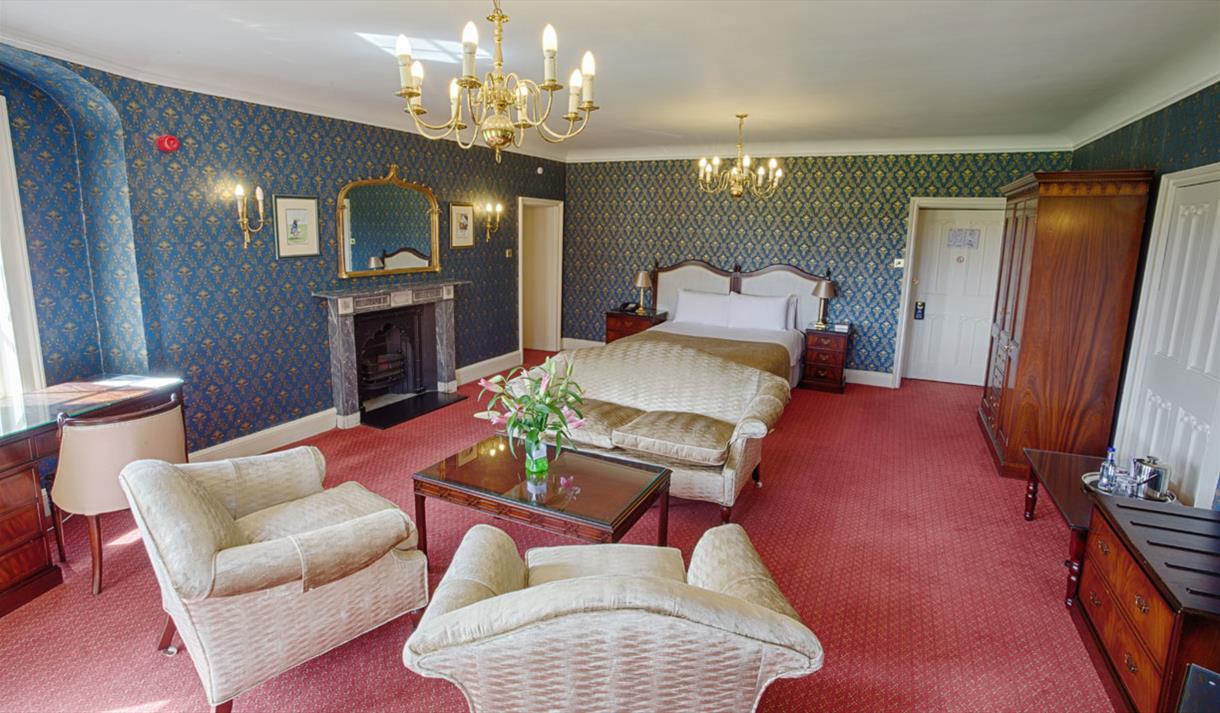 Donnington Grove - Great West Way