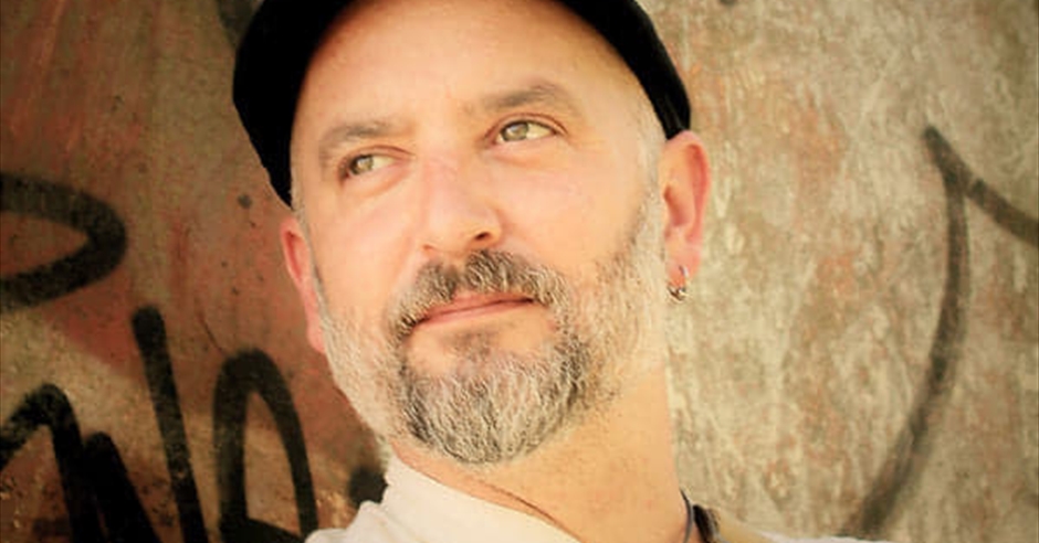 Live Music: Alex Roberts - Visit Hampshire