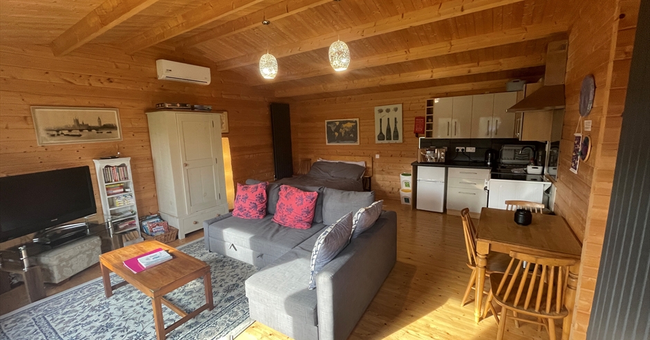 Lockerley Cabin - Romsey - Visit Hampshire