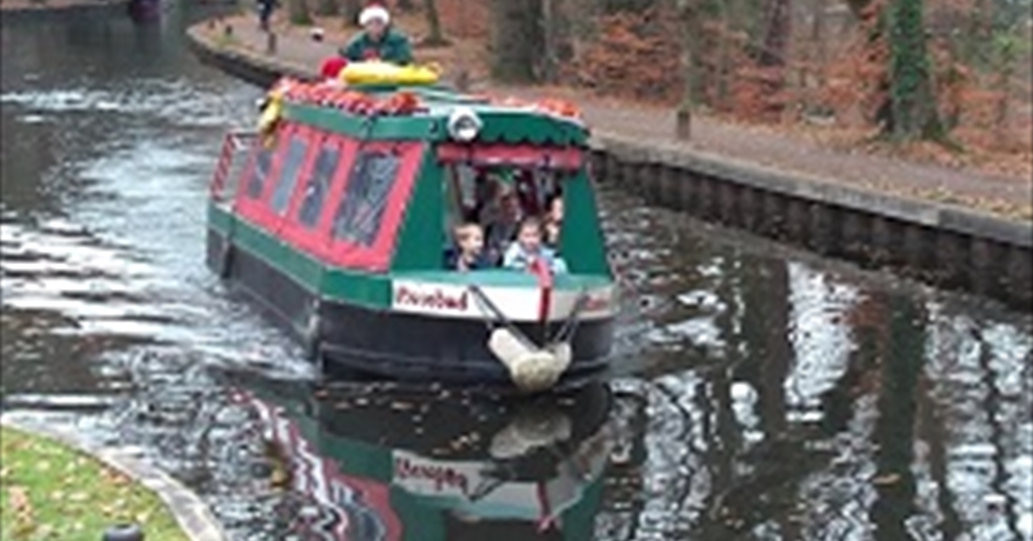 Santa Cruises On The Basingstoke Canal - Visit Hampshire