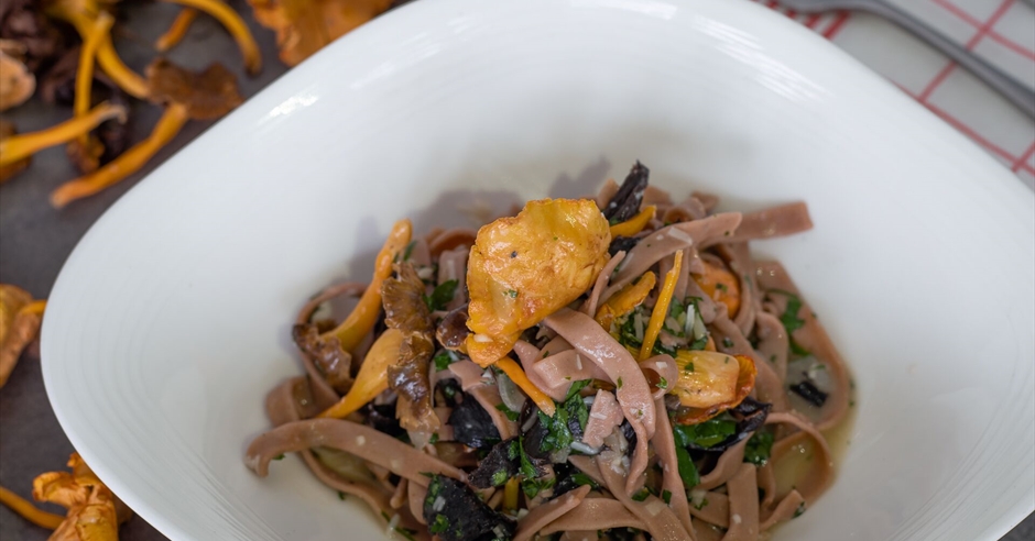 Cooking with Fungi Cooker Class at The Kitchen at Chewton Glen - Visit ...