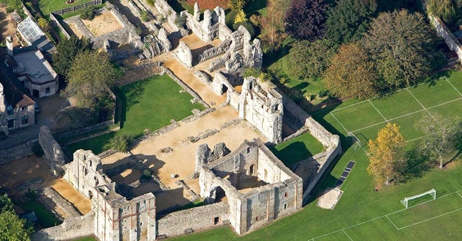 Wolvesey Castle - Visit Hampshire