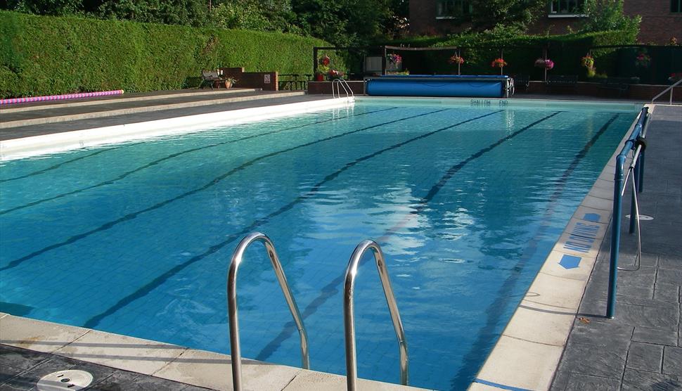 Petersfield Heated Open Air Pool - Visit Hampshire