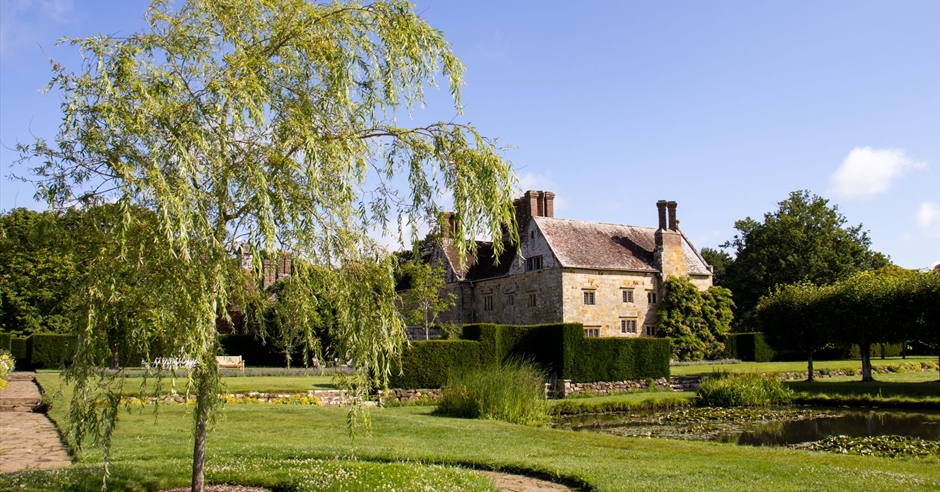 British Tapestry Group Weaving Exhibition at Bateman's - Visit 1066 Country