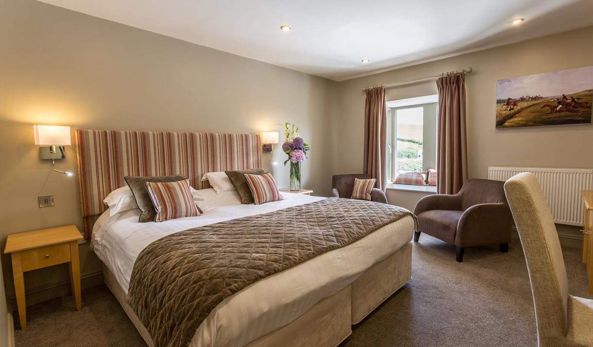 Longlands Inn & Restaurant - Inn in Carnforth, Tewitfield - Visit ...