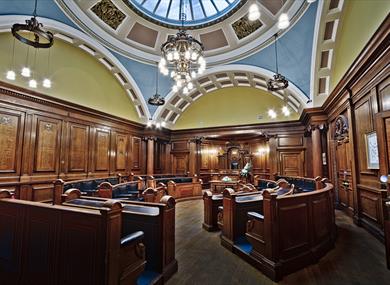 Lancaster Town Hall - Historic Site in Lanncaster, Lancaster - Visit ...