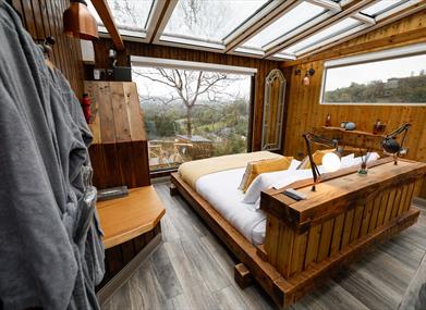 Balance Treehouse - Newry - Visit Mourne Mountains