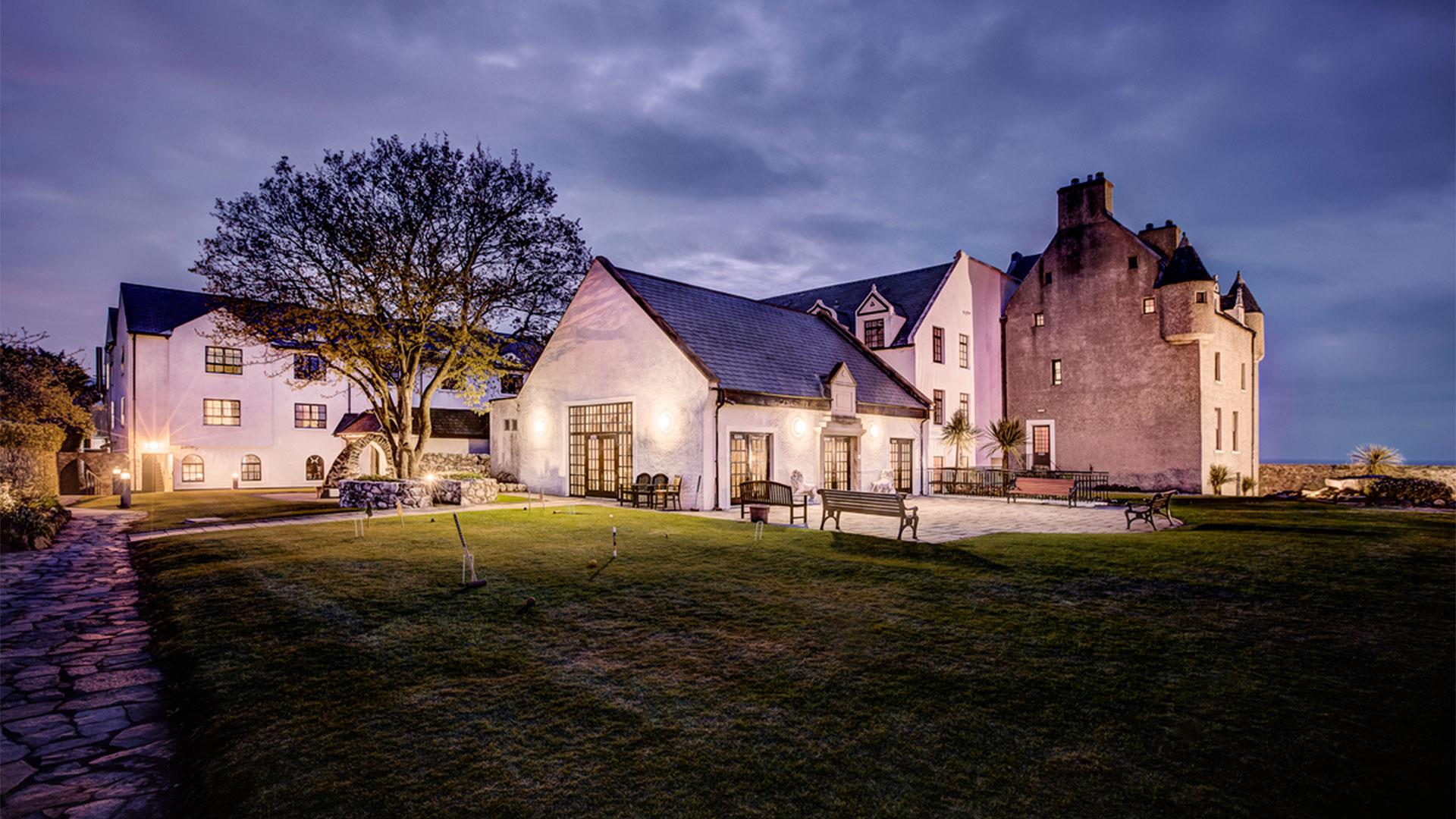 Experiences & Attractions