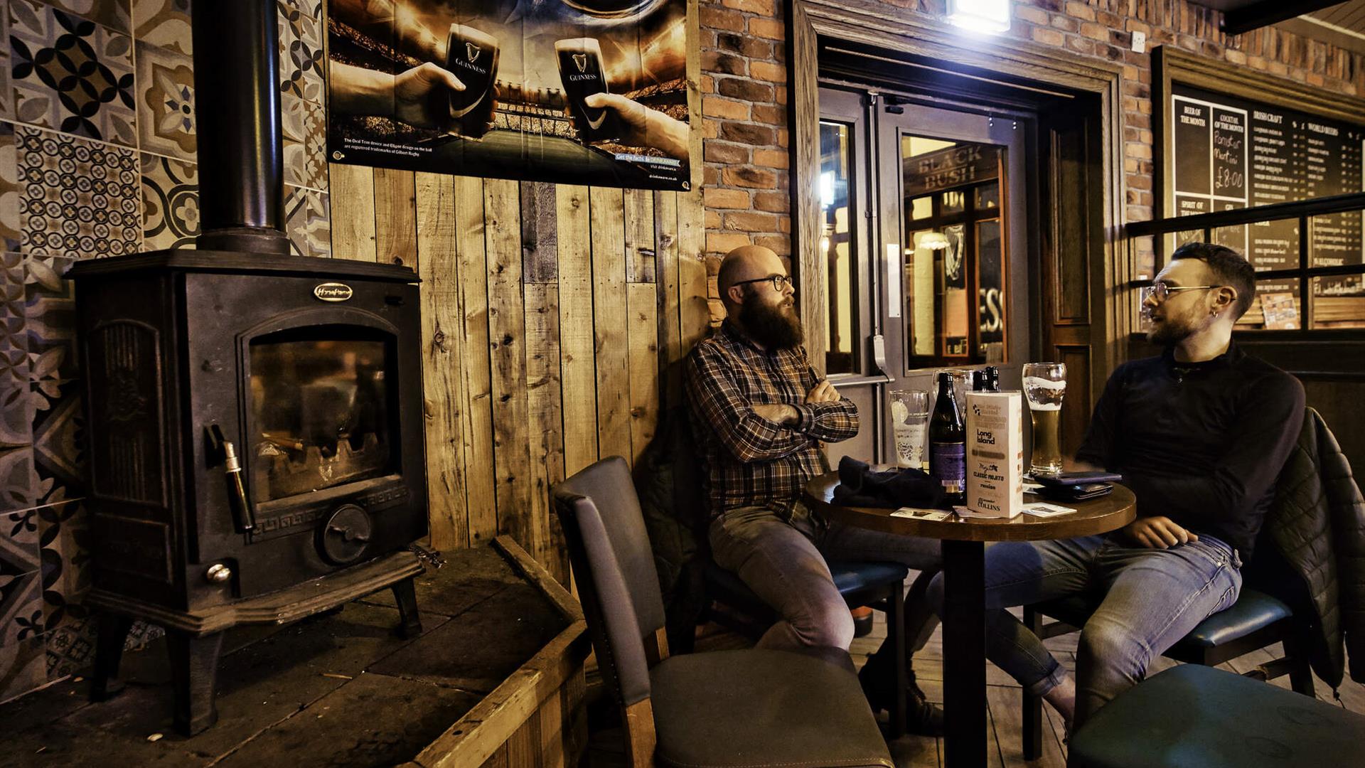 Best Pubs in Northern Ireland | Traditional & Lively Spots