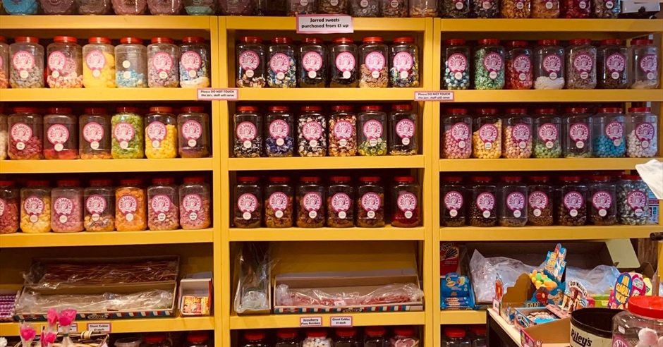 Aunt Sandra's Candy Factory - Belfast - Discover Northern Ireland