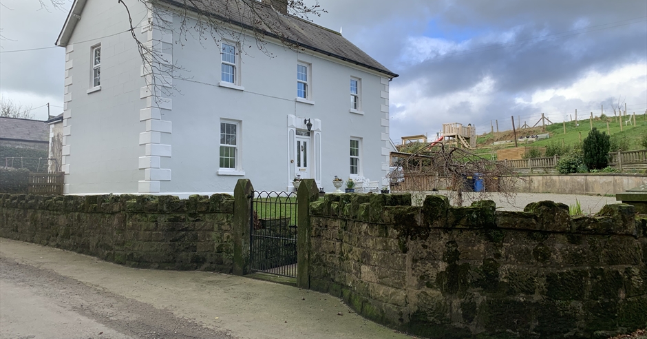 Tullyard House - Cookstown - Discover Northern Ireland