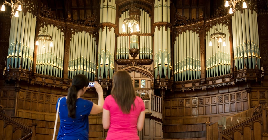 The Guildhall - Derry~Londonderry - Discover Northern Ireland