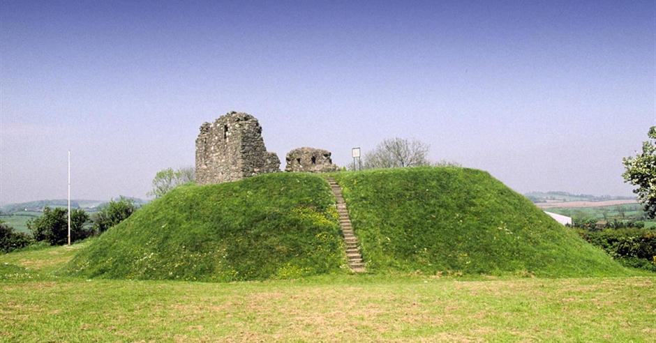 Clough Castle - Clough - Discover Northern Ireland