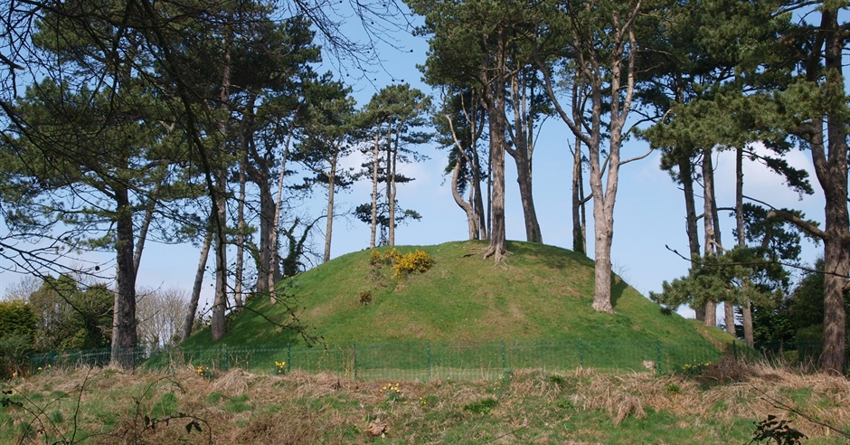 Shandon Park Mound - Belfast - Discover Northern Ireland