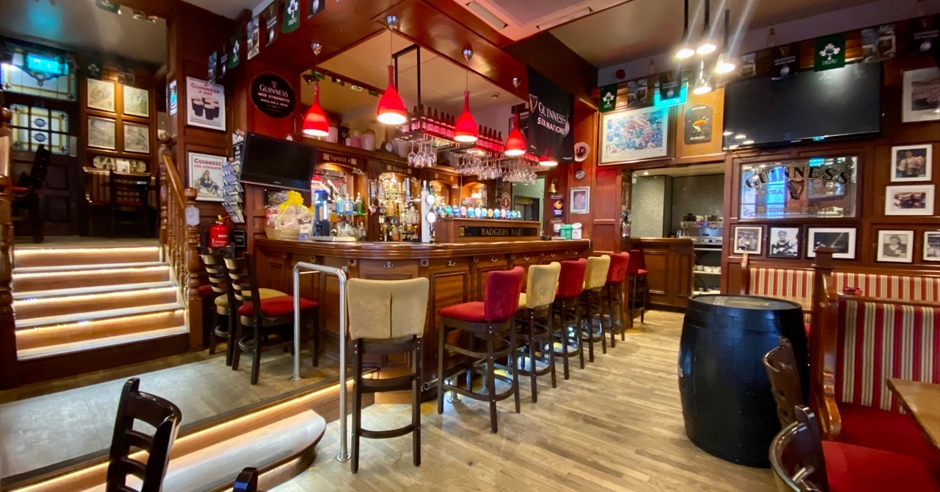 Badgers Bar And Restaurant - Derry~Londonderry - Discover Northern Ireland