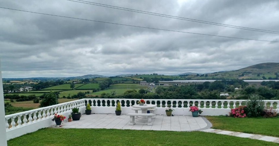 Lough View Retreat In The Mournes - Newcastle - Discover Northern Ireland