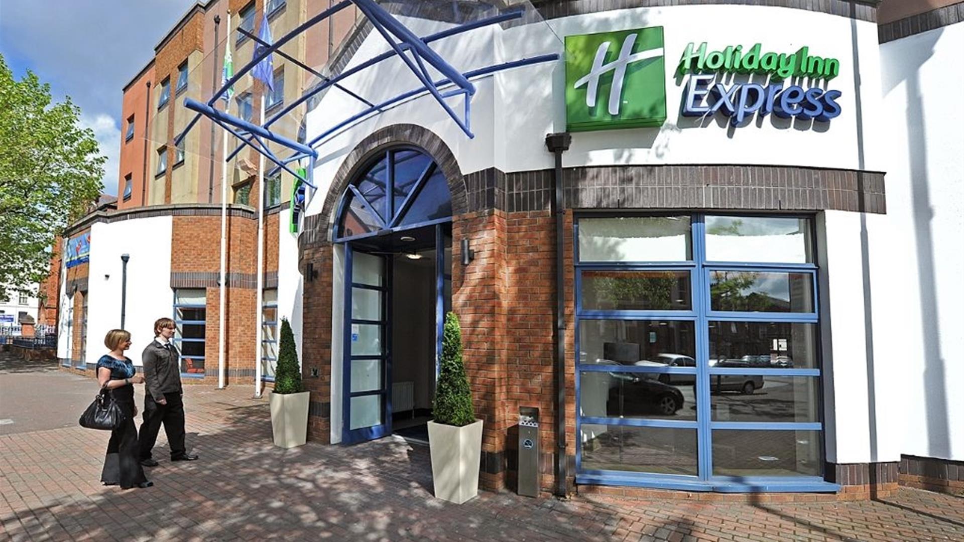 Holiday Inn Express Belfast City - Belfast - Discover Northern Ireland