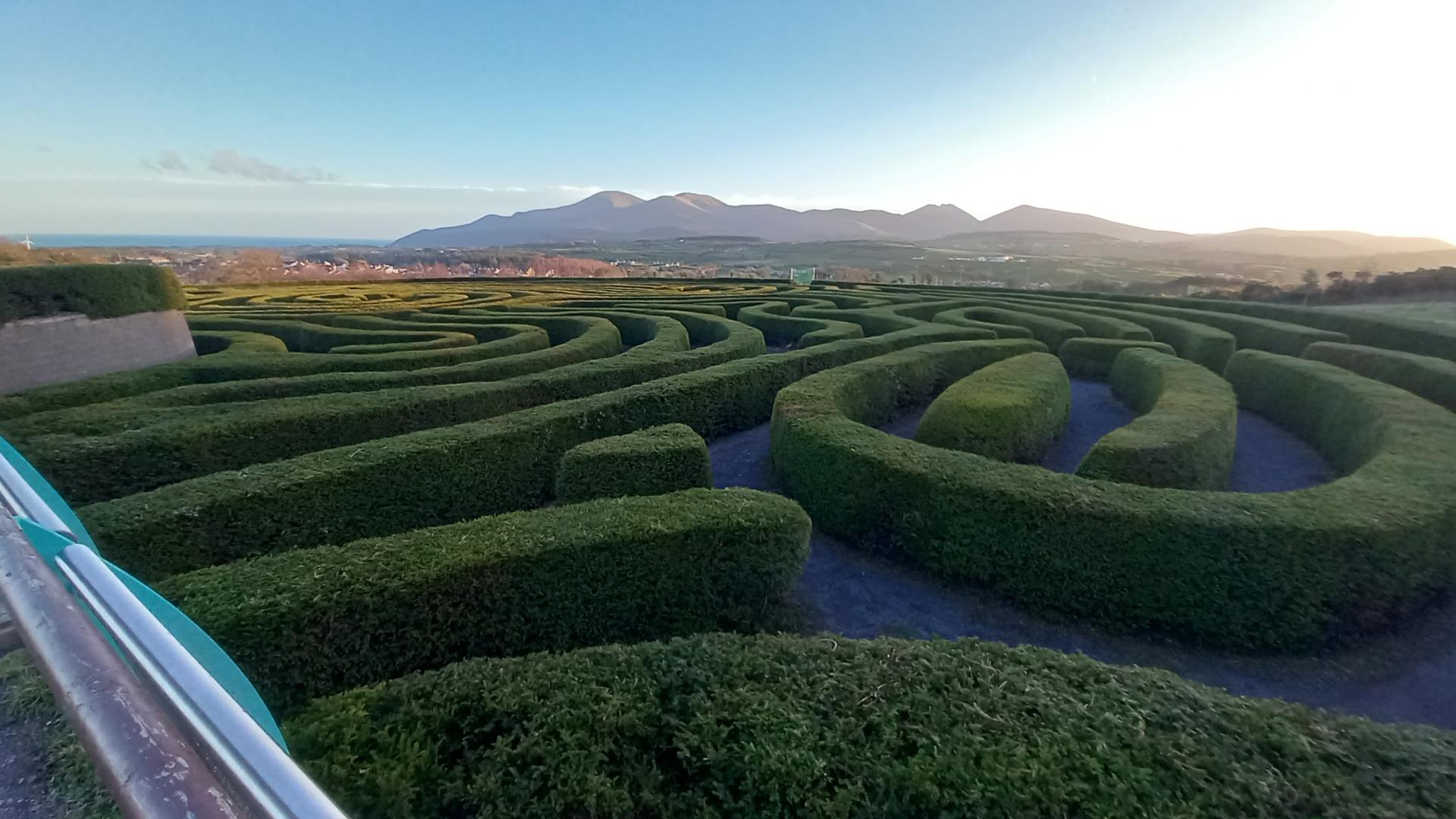 largest permanent hedge maze