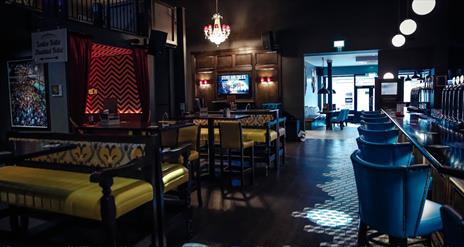 Where To Go On a Night Out in Derry | Discover NI