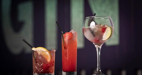 Where To Go On a Night Out in Derry | Discover NI