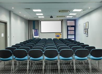 Holiday Inn Express Belfast City - Belfast - Discover Northern Ireland