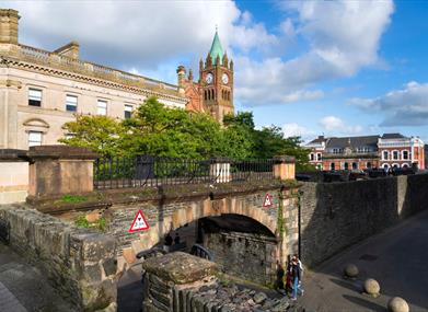 17th Century City Walls - Derry~Londonderry - Discover Northern Ireland
