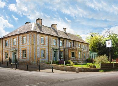 The Victoria Inn Restaurant and Bar, Holkham - Restaurant in Wells-next ...